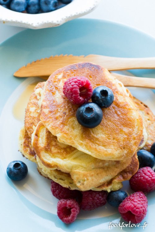 Pancakes aux Fruits Rouges et au Sirop d’Érable - Food for Love