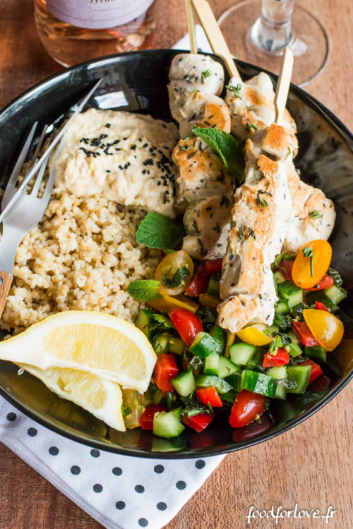 Assiette Complète Libanaise et Brochettes de Poulet au Thym, Citron et ...
